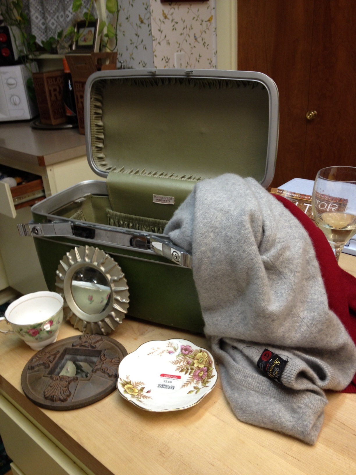 I Love Thrift Stores! - Shannon Page